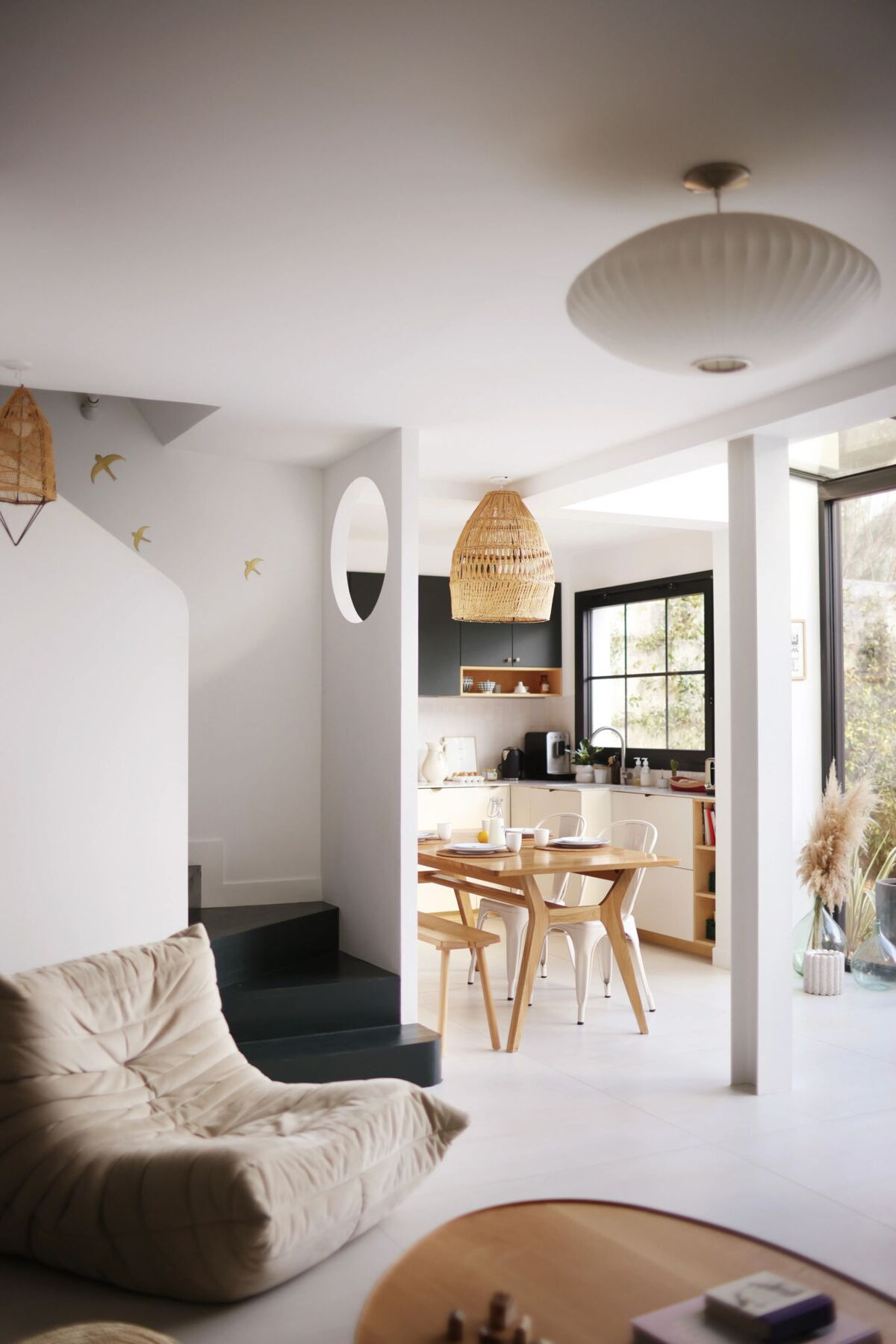 La nature s'engouffre à l'intérieur de cette maison familiale - Côté Maison